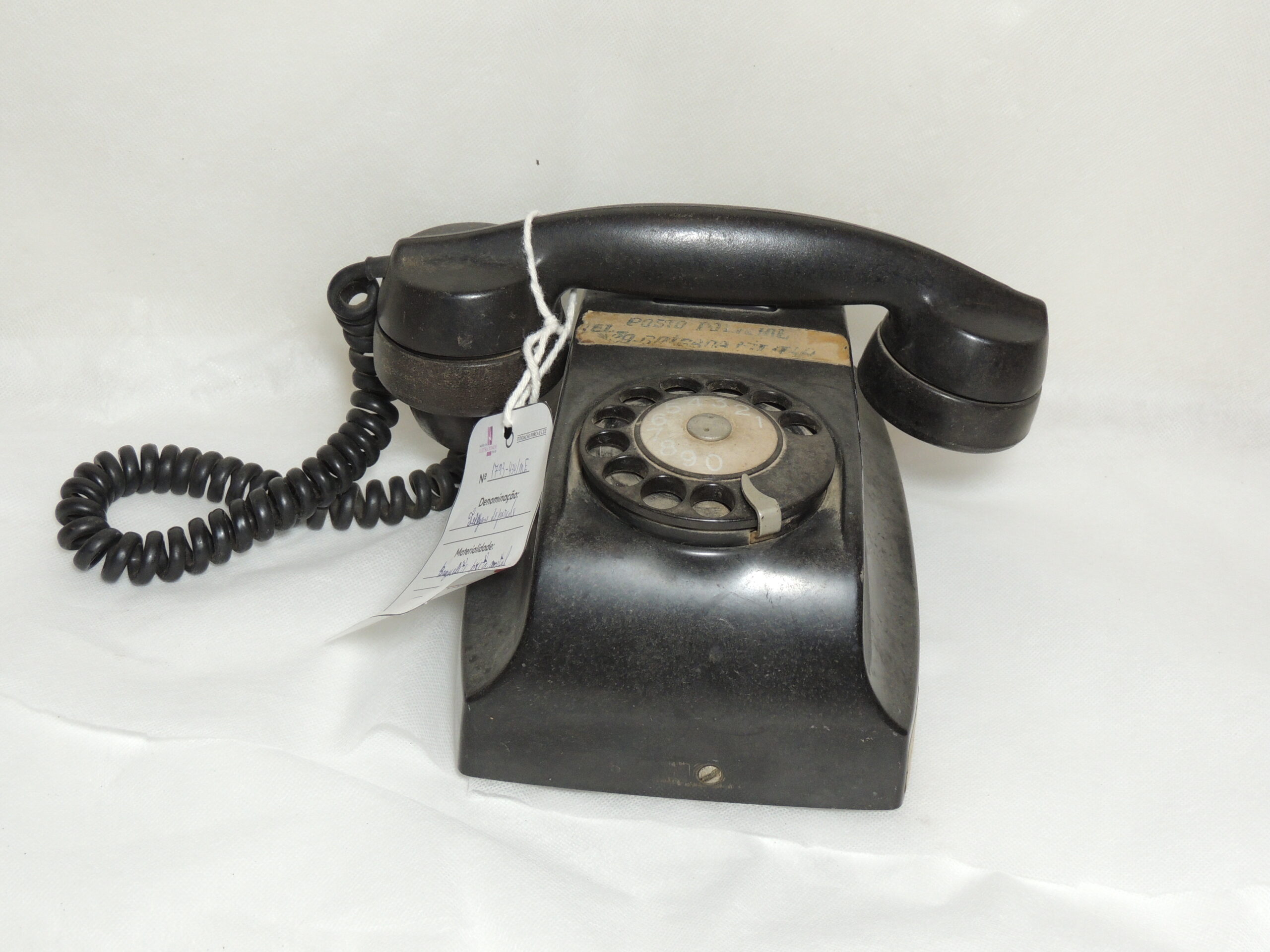 Telefone - Acervo on-line do Espaço Força e Luz